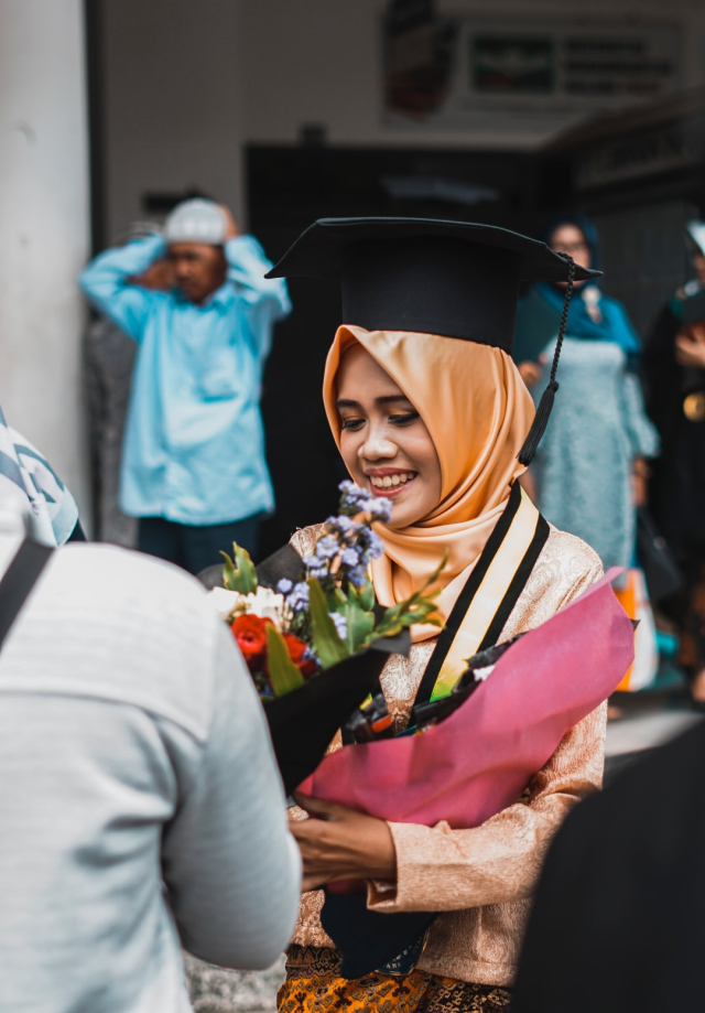 Free: A Graduation Photo Session - nohat.cc