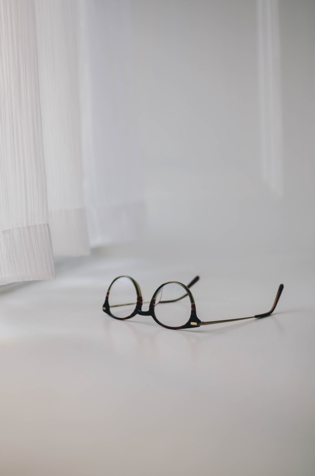 Free: A pair of Ace & Tate glasses on a window sill. - nohat.cc