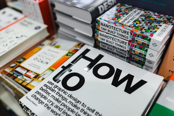 Free: A visit to the bookstore - nohat.cc