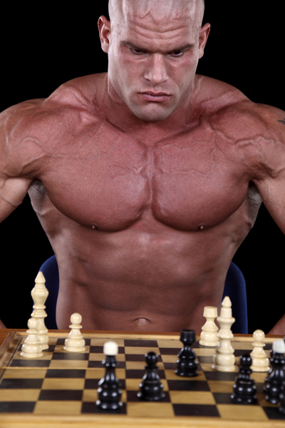 Free: Bodybuilder playing Chess - nohat.cc