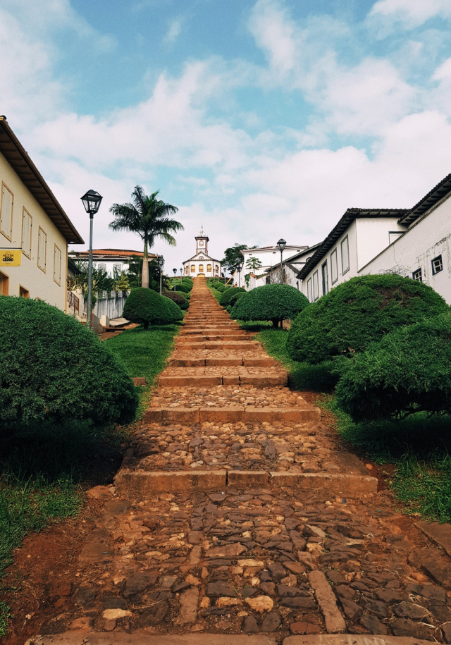 Free: Empty Pathway Leading To Houses - nohat.cc