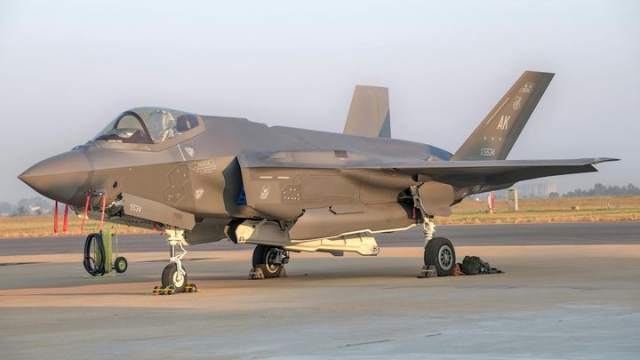 Free: F-35 Lightning II Military Stealth Fighter Jet - nohat.cc