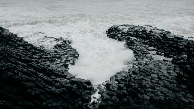 Free: Grayscale Photo Of Body Of Water - nohat.cc