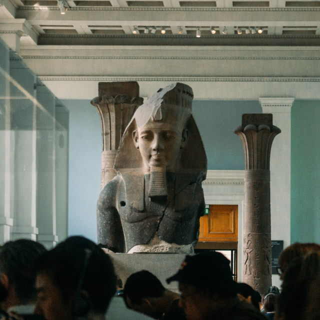 Free: King Tut Head Bust in Museum - nohat.cc