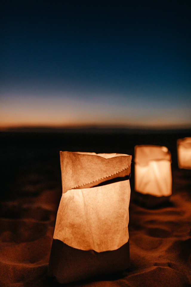 Free: Lamps on Sand - nohat.cc