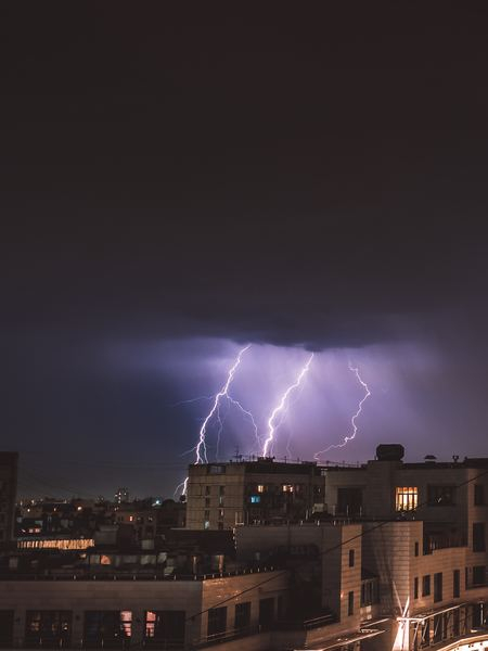Free: lightning over concrete buildings during nighttime - nohat.cc