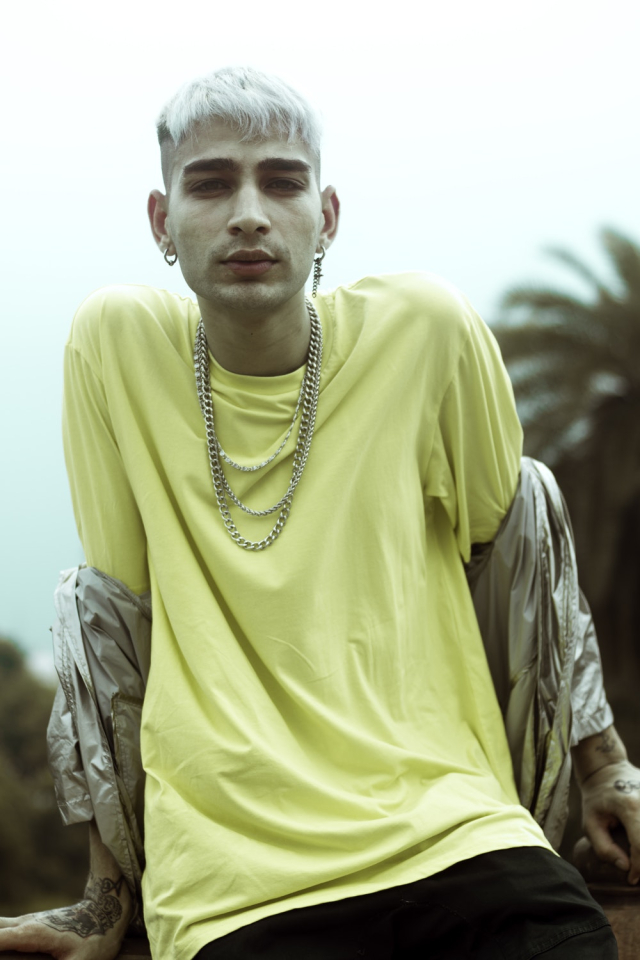 Free: Man Wearing Yellow Crew Neck Shirt Photo - nohat.cc