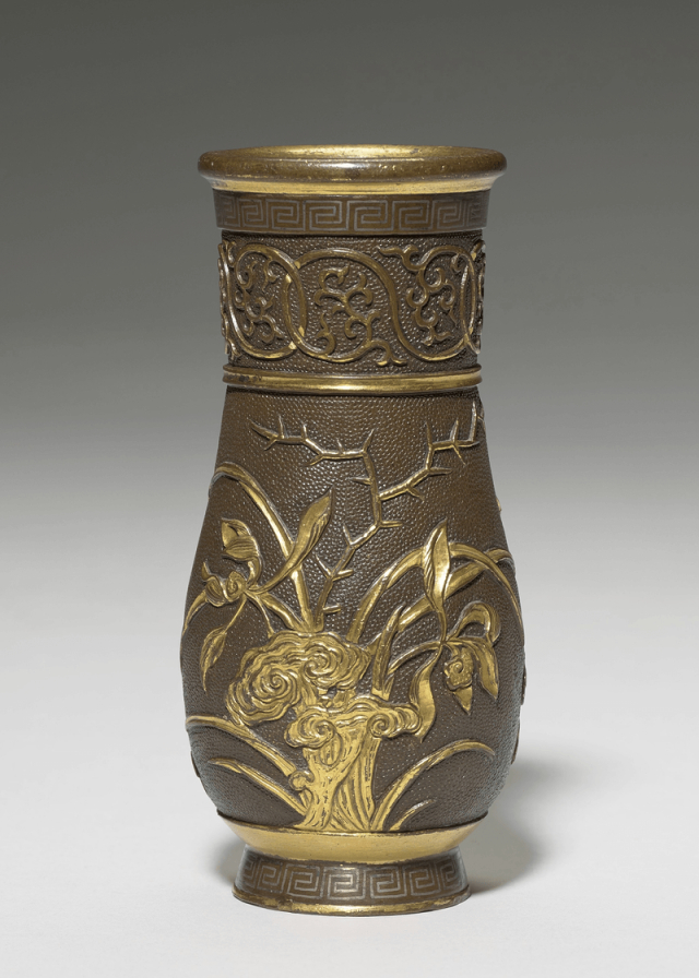 Free: meandering pattern at foot and | Free Photo - rawpixel - nohat.cc