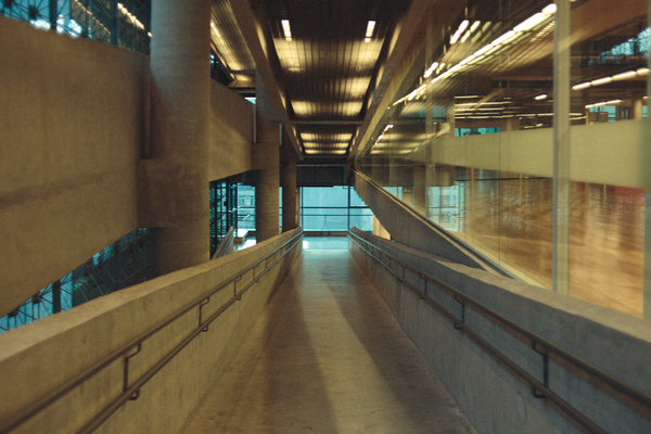 Free: Pathway Between Building - nohat.cc