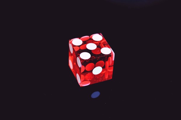 Free: Red Translucent Die on Top of Black Surface - nohat.cc