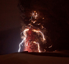 Free: Volcanic Lightning Forms Glass Balls | My Blog News And Blues ...