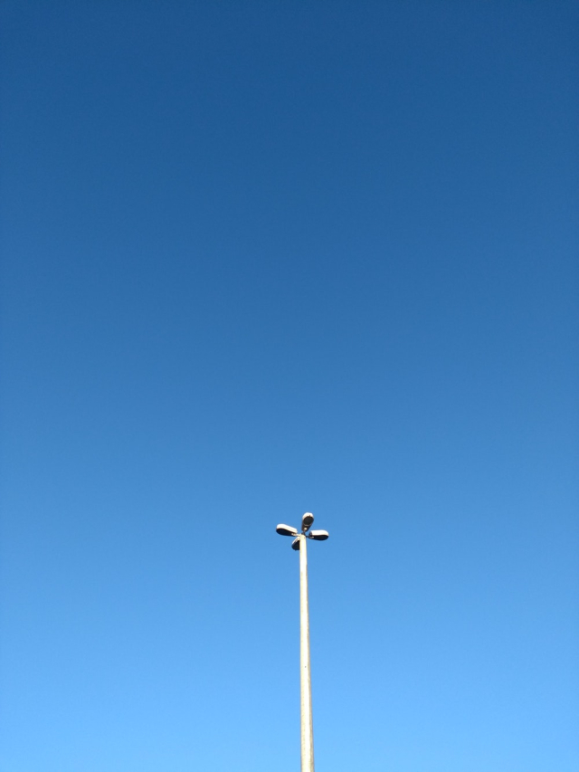 Free: White Post - nohat.cc